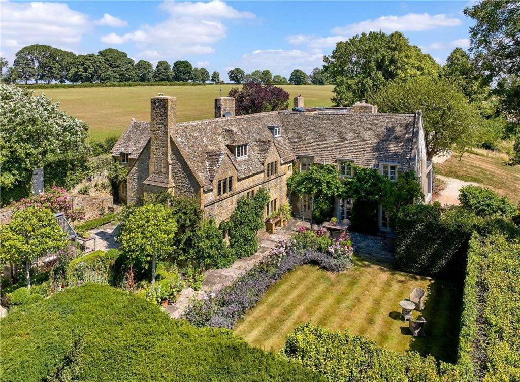 A Perfect Country House In 'the Most Beautiful And Unspoilt Town In The ...